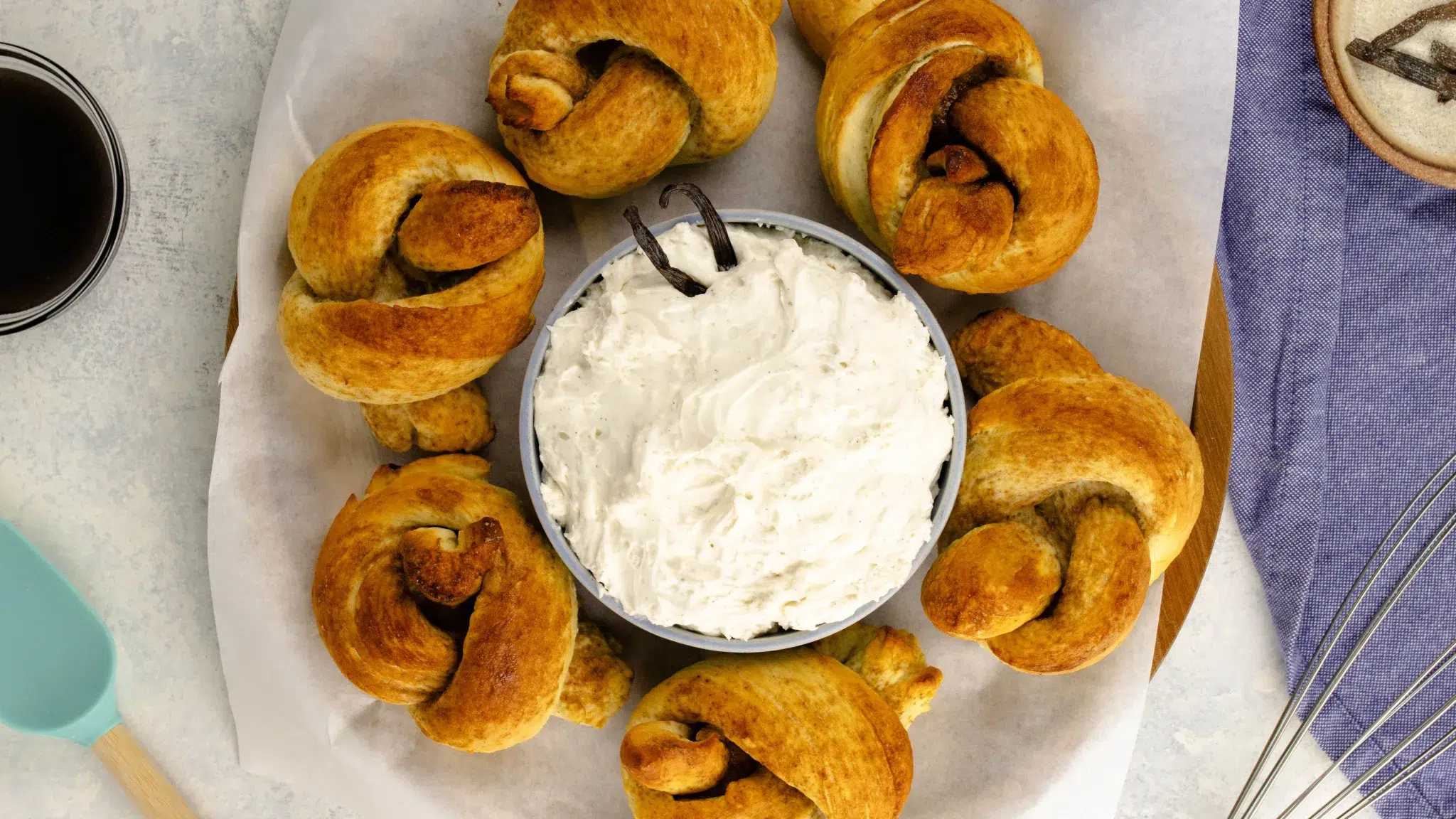 Vanilla Bean Pretzels with Cream Cheese Dipping Sauce - Rodelle